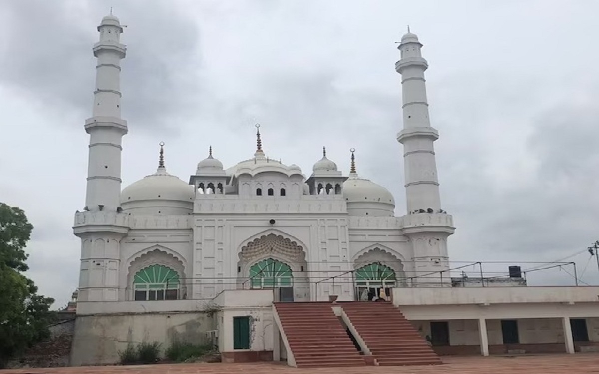 Court Allows Hindus to Appeal for Survey of Teele Wali Masjid in ...
