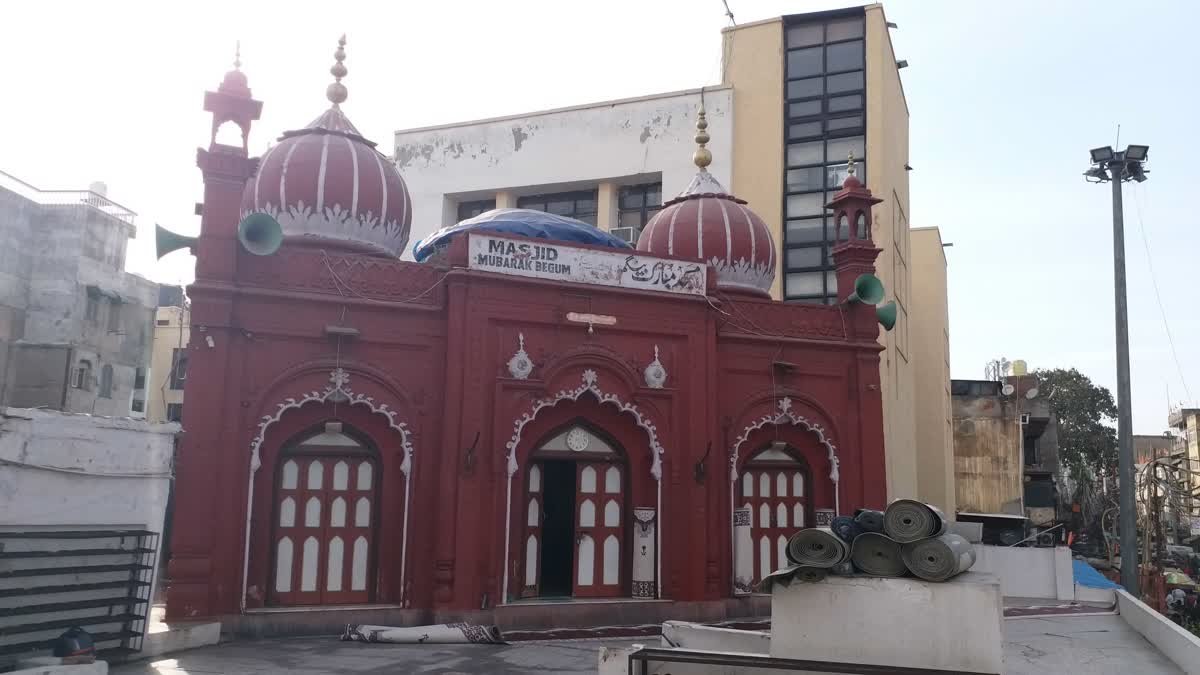 Delhi’s Mubarak Begum Mosque Awaits Renovation 4 Years After Dome ...
