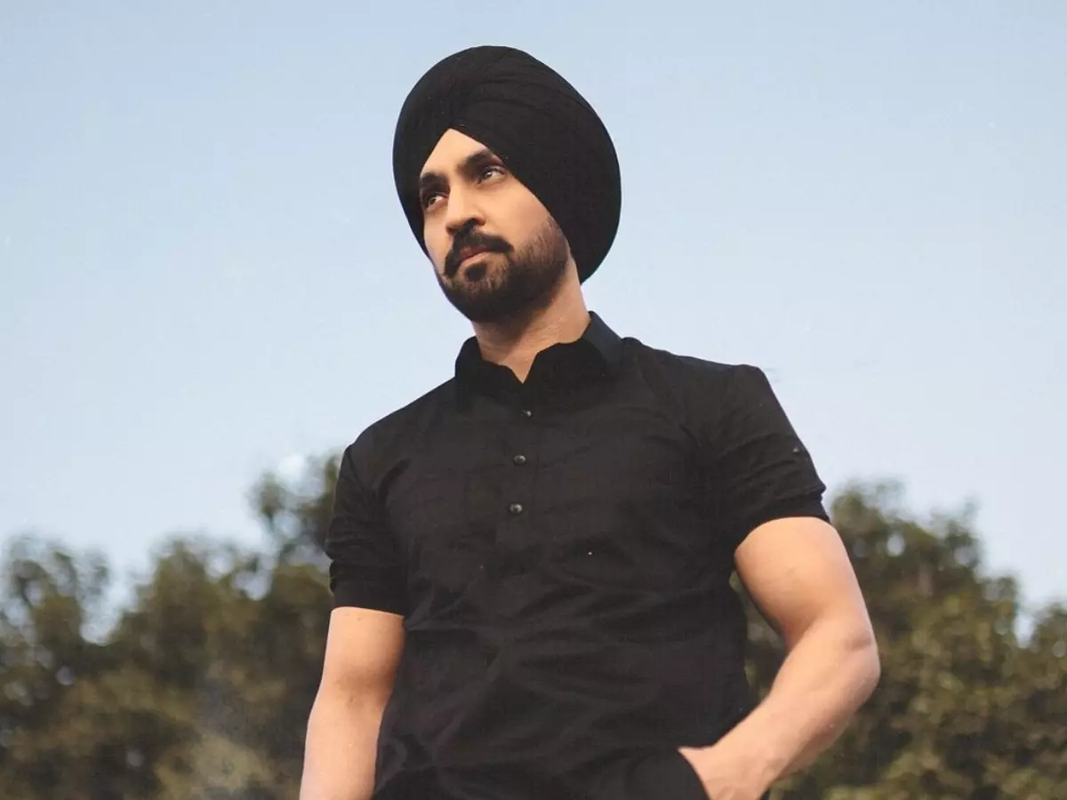 Singer Diljit Gives it Back to Bajrang Dal by Invoking Famous Rahat ...