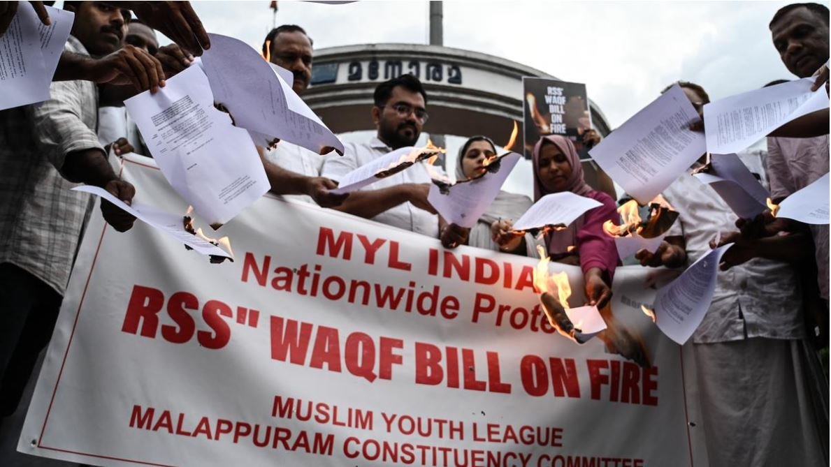 Kerala Muslims Urge Govt to Reject Waqf Act, Call it a Threat to ...
