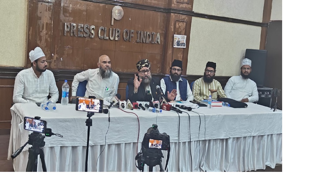 Mumbai-Based Sharai Trust Files Petition Challenging Waqf Act in ...